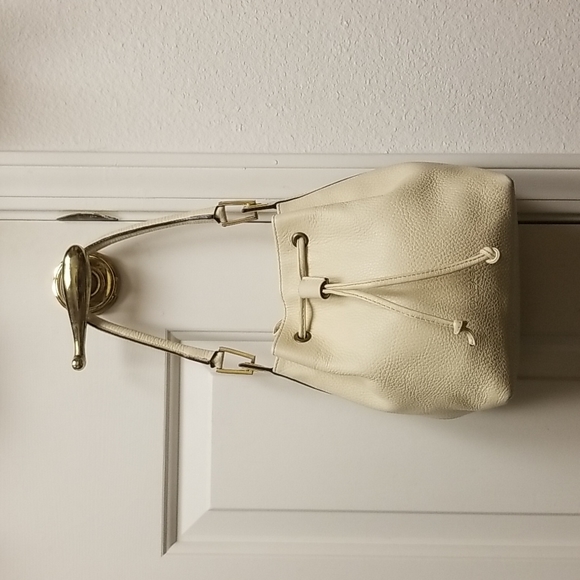Barbara Milano | Bags | Italian Leather Bucket Bag By Barbara Milano ...